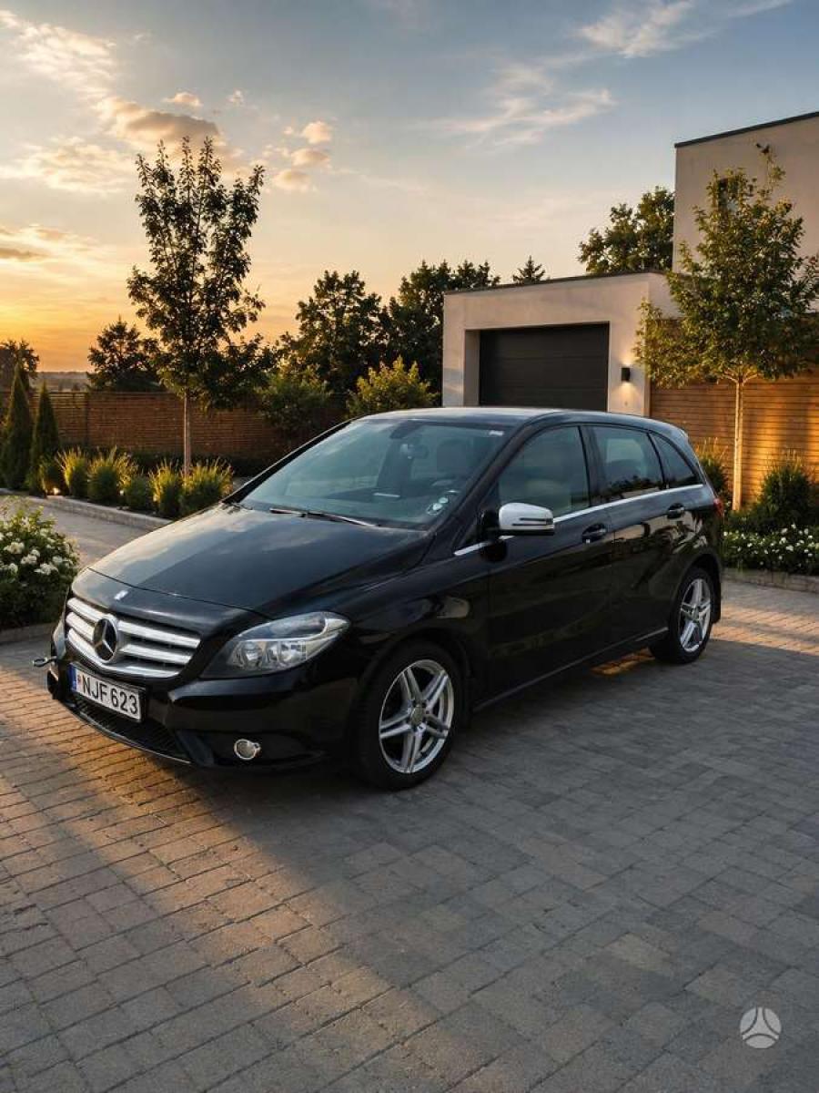 Black Mercedes-Benz B 180 2013 in Kaunas, with an engine capacity of 1.80 L and mileage of 341 thousand km for 1650 €, photo 1 on AUTOMOTO.COM.LV