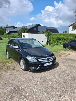 Black Mercedes-Benz B 180 2013 in Kaunas, with an engine capacity of 1.80 L and mileage of 341 thousand km for 1650 €, photo 5 on AUTOMOTO.COM.LV