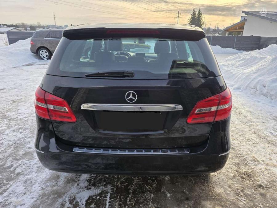Black Mercedes-Benz B 180 2014 in Vilnius, with an engine capacity of 1.46 L and mileage of 245 thousand km for 6777 €, photo 7 on AUTOMOTO.COM.LV