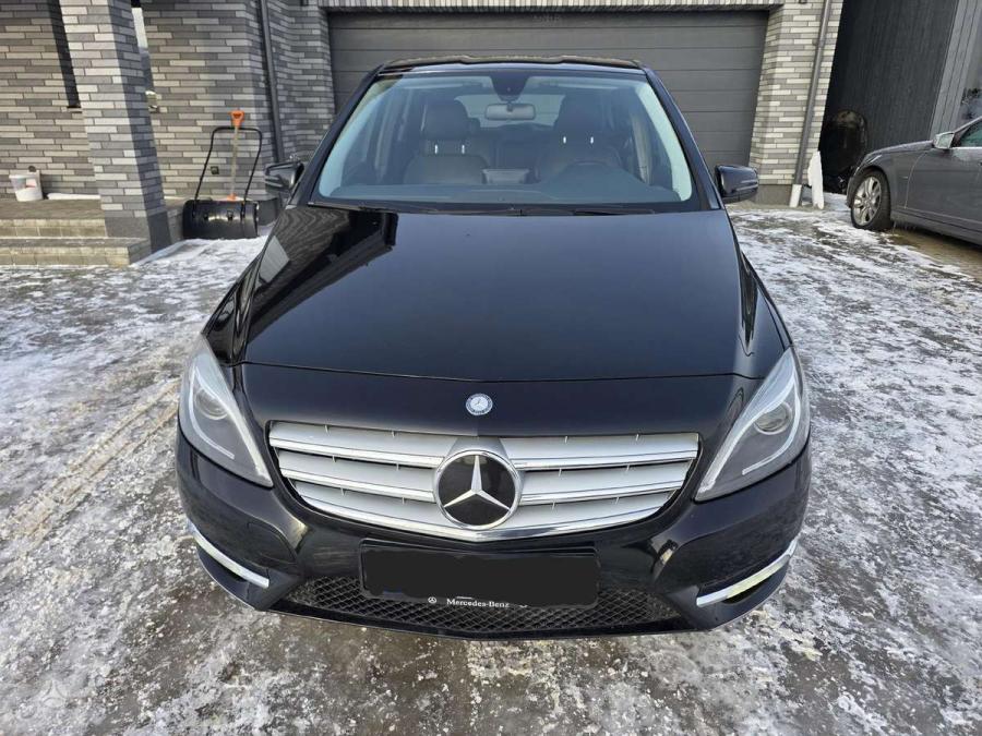 Black Mercedes-Benz B 180 2014 in Vilnius, with an engine capacity of 1.46 L and mileage of 245 thousand km for 6777 €, photo 11 on AUTOMOTO.COM.LV