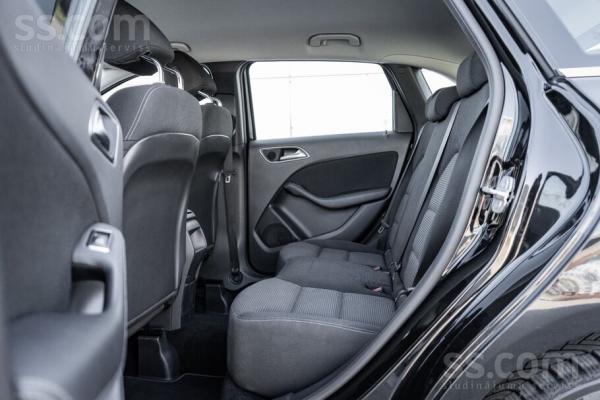 Black Mercedes-Benz B 180 2015 in Riga, with an engine capacity of 1.60 L and mileage of 222 thousand km for 7950 €, photo 9 on AUTOMOTO.COM.LV