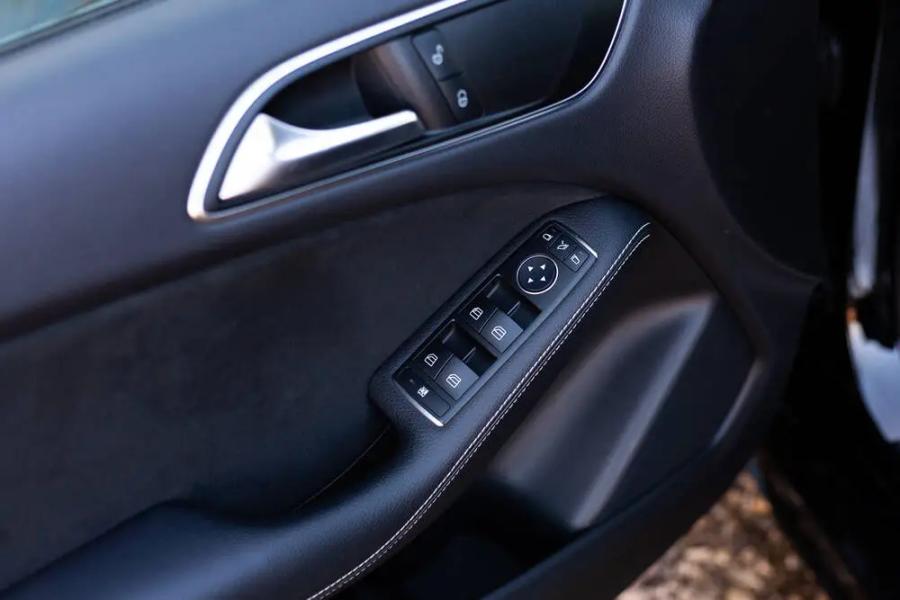 Melns Mercedes-Benz B 180 2017 Rīga, ar dzinēja tilpumu 1.50 L un nobraukumu 119 tūkst. km par 13495 €, foto 16 vietnē AUTOMOTO.COM.LV