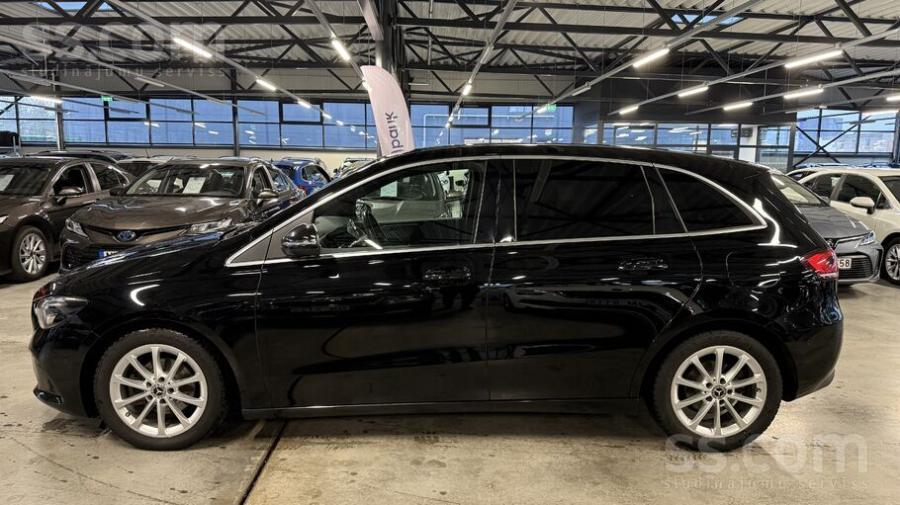 Melns Mercedes-Benz B 180 2020 Rīga, ar dzinēja tilpumu 1.50 L un nobraukumu 66 tūkst. km par 20900 €, foto 2 vietnē AUTOMOTO.COM.LV
