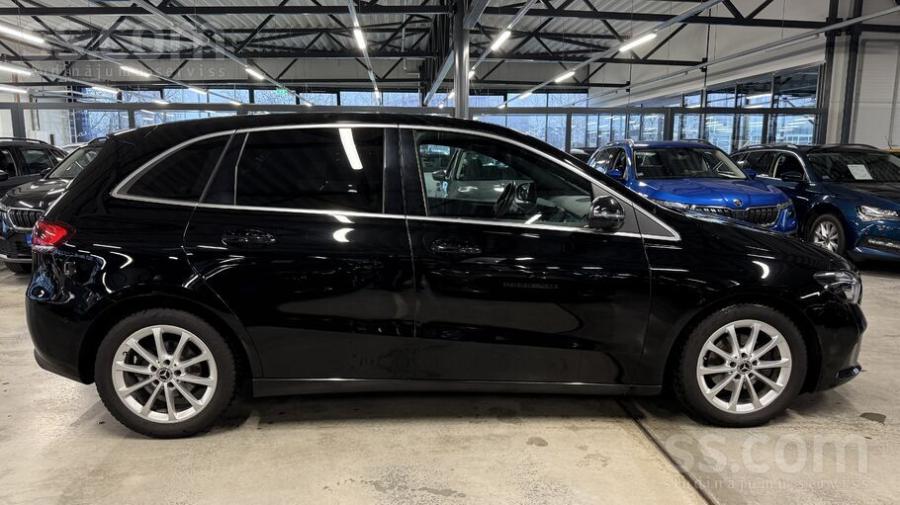Melns Mercedes-Benz B 180 2020 Rīga, ar dzinēja tilpumu 1.50 L un nobraukumu 66 tūkst. km par 20900 €, foto 5 vietnē AUTOMOTO.COM.LV