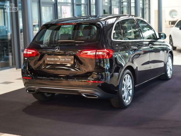 Melns Mercedes-Benz B 180 2021 Kauņa, ar dzinēja tilpumu 1.30 L un nobraukumu 35 tūkst. km par 26417 €, foto 4 vietnē AUTOMOTO.COM.LV