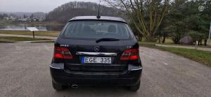 Black Mercedes-Benz B 180 2005 in Kaunas, with an engine capacity of 1.99 L and mileage of 237 thousand km for 999 €, photo 6 on AUTOMOTO.COM.LV