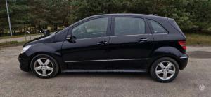 Black Mercedes-Benz B 180 2005 in Kaunas, with an engine capacity of 1.99 L and mileage of 237 thousand km for 999 €, photo 8 on AUTOMOTO.COM.LV