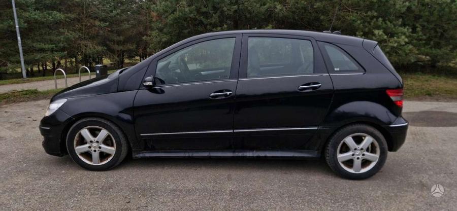 Black Mercedes-Benz B 180 2005 in Kaunas, with an engine capacity of 1.99 L and mileage of 237 thousand km for 999 €, photo 8 on AUTOMOTO.COM.LV