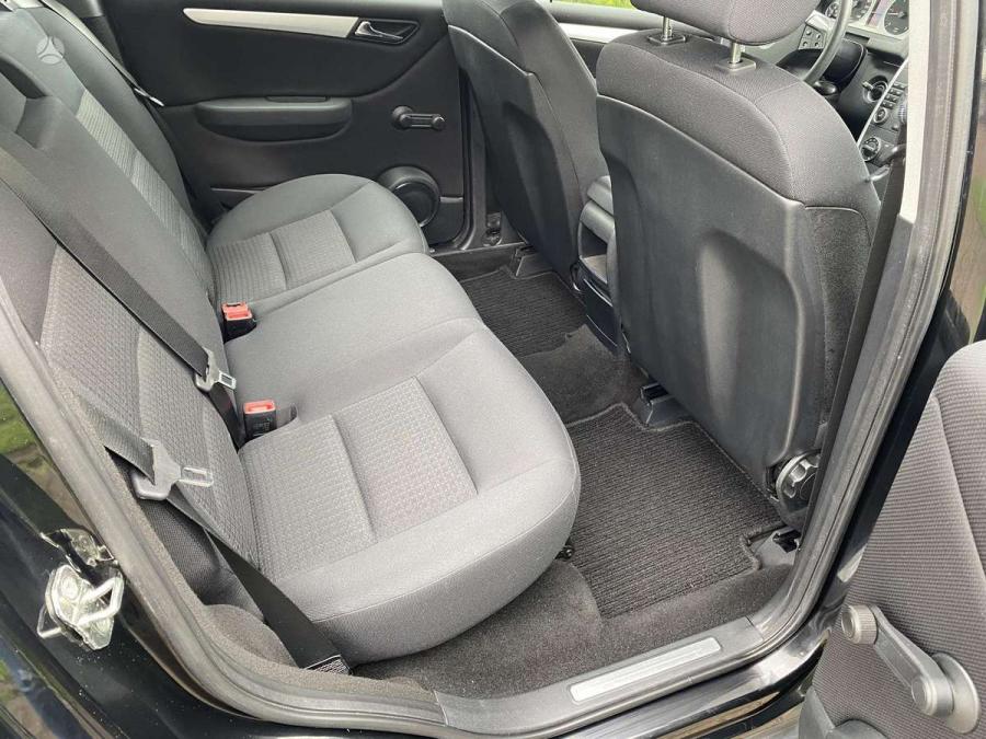 Black Mercedes-Benz B 180 2006 in Klaipeda, with an engine capacity of 1.99 L and mileage of 172 thousand km for 3500 €, photo 15 on AUTOMOTO.COM.LV