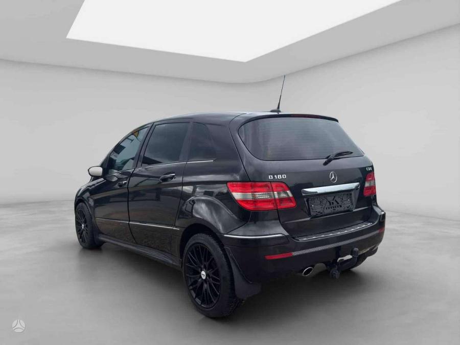 Melns Mercedes-Benz B 180 2007 Kauņa, ar dzinēja tilpumu 2.00 L un nobraukumu 294 tūkst. km par 3890 €, foto 5 vietnē AUTOMOTO.COM.LV