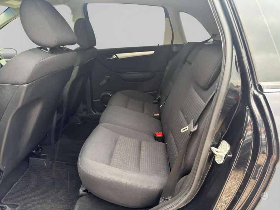 Melns Mercedes-Benz B 180 2007 Kauņa, ar dzinēja tilpumu 2.00 L un nobraukumu 294 tūkst. km par 3890 €, foto 12 vietnē AUTOMOTO.COM.LV