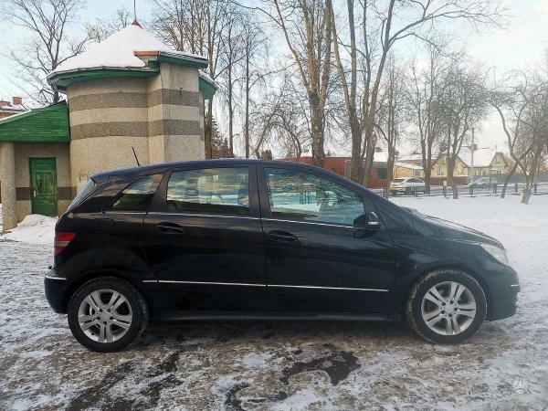 Black Mercedes-Benz B 180 2008 in Siauliai, with an engine capacity of 1.99 L and mileage of 282 thousand km for 3400 €, photo 4 on AUTOMOTO.COM.LV