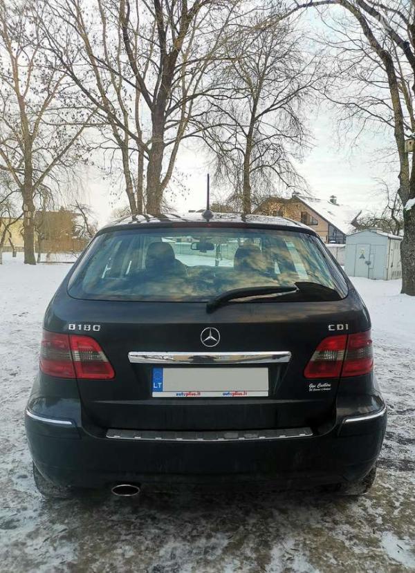 Black Mercedes-Benz B 180 2008 in Siauliai, with an engine capacity of 1.99 L and mileage of 282 thousand km for 3400 €, photo 6 on AUTOMOTO.COM.LV