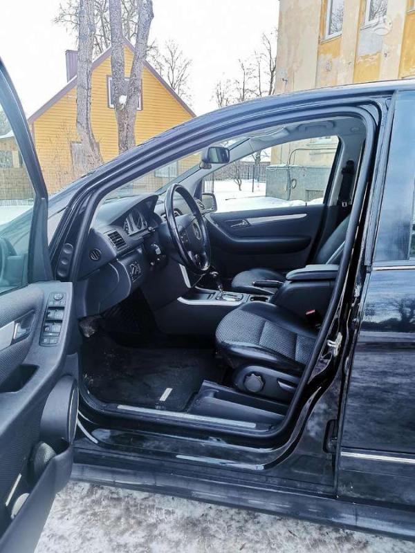 Black Mercedes-Benz B 180 2008 in Siauliai, with an engine capacity of 1.99 L and mileage of 282 thousand km for 3400 €, photo 10 on AUTOMOTO.COM.LV