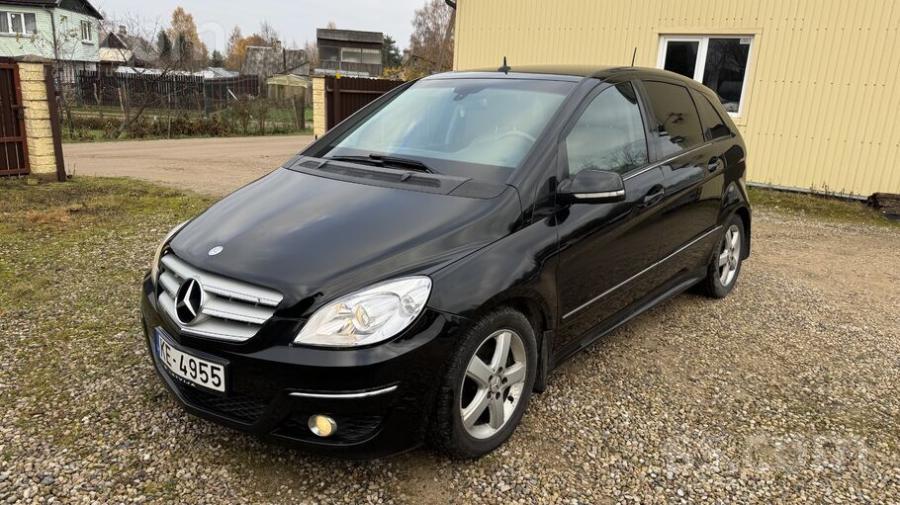Black Mercedes-Benz B 180 2008 in Rezekne, with an engine capacity of 2.00 L and mileage of 295 thousand km for 2250 €, photo 1 on AUTOMOTO.COM.LV