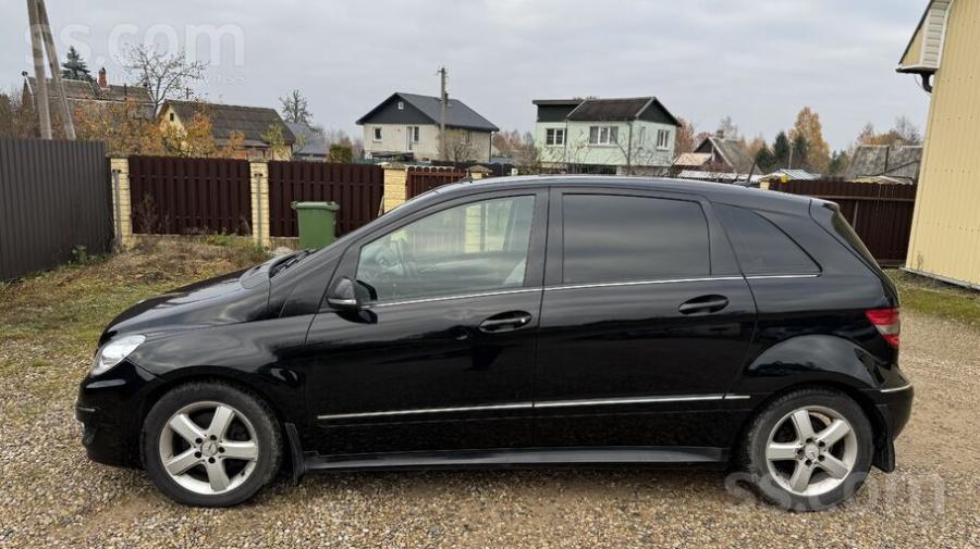 Black Mercedes-Benz B 180 2008 in Rezekne, with an engine capacity of 2.00 L and mileage of 295 thousand km for 2250 €, photo 3 on AUTOMOTO.COM.LV