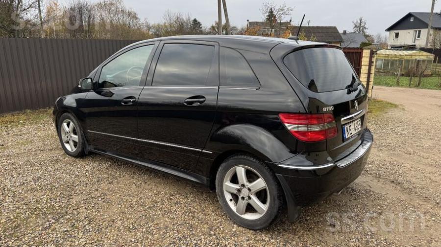 Black Mercedes-Benz B 180 2008 in Rezekne, with an engine capacity of 2.00 L and mileage of 295 thousand km for 2250 €, photo 4 on AUTOMOTO.COM.LV