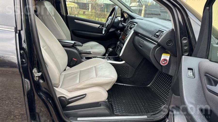 Black Mercedes-Benz B 180 2008 in Rezekne, with an engine capacity of 2.00 L and mileage of 295 thousand km for 2250 €, photo 12 on AUTOMOTO.COM.LV