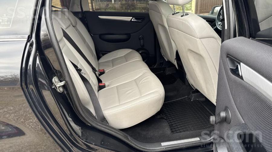 Black Mercedes-Benz B 180 2008 in Rezekne, with an engine capacity of 2.00 L and mileage of 295 thousand km for 2250 €, photo 13 on AUTOMOTO.COM.LV