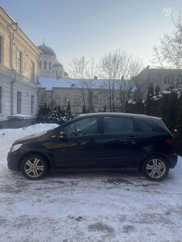 Black Mercedes-Benz B 180 2009 in Kaunas, with an engine capacity of 1.70 L and mileage of 200 thousand km for 800 €, photo 2 on AUTOMOTO.COM.LV