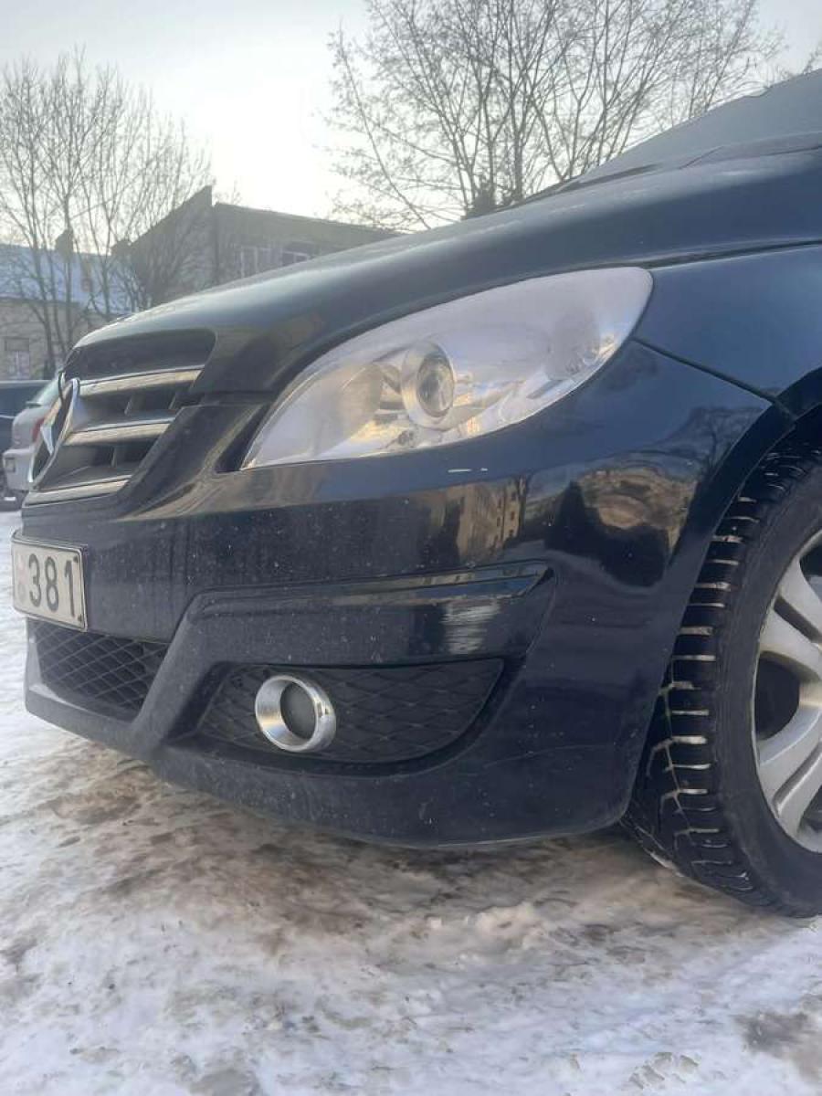 Black Mercedes-Benz B 180 2009 in Kaunas, with an engine capacity of 1.70 L and mileage of 200 thousand km for 800 €, photo 3 on AUTOMOTO.COM.LV