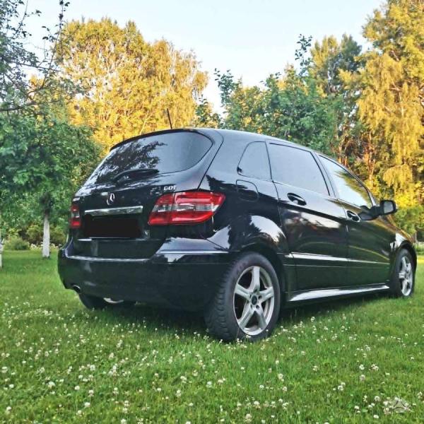 Black Mercedes-Benz B 180 2009 in Vilnius, with an engine capacity of 1.99 L and mileage of 265 thousand km for 3600 €, photo 3 on AUTOMOTO.COM.LV