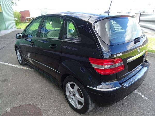 Black Mercedes-Benz B 180 2009 in Vilnius, with an engine capacity of 1.99 L and mileage of 265 thousand km for 3600 €, photo 4 on AUTOMOTO.COM.LV