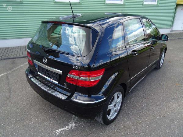 Black Mercedes-Benz B 180 2009 in Vilnius, with an engine capacity of 1.99 L and mileage of 265 thousand km for 3600 €, photo 5 on AUTOMOTO.COM.LV
