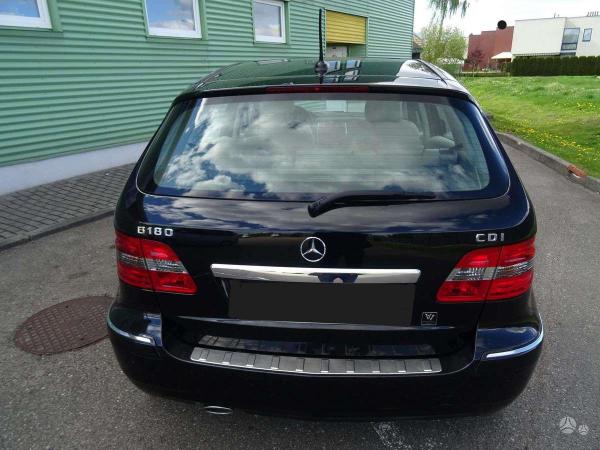 Black Mercedes-Benz B 180 2009 in Vilnius, with an engine capacity of 1.99 L and mileage of 265 thousand km for 3600 €, photo 6 on AUTOMOTO.COM.LV