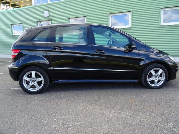 Black Mercedes-Benz B 180 2009 in Vilnius, with an engine capacity of 1.99 L and mileage of 265 thousand km for 3600 €, photo 7 on AUTOMOTO.COM.LV