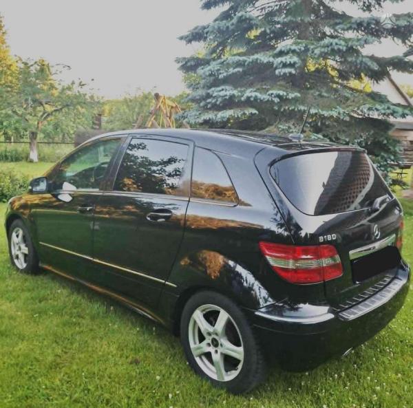 Black Mercedes-Benz B 180 2009 in Vilnius, with an engine capacity of 1.99 L and mileage of 265 thousand km for 3600 €, photo 8 on AUTOMOTO.COM.LV