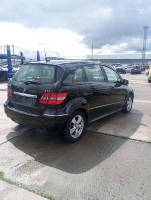 Black Mercedes-Benz B 180 2009 in Kaunas, with an engine capacity of 2.10 L and mileage of 210 thousand km for 2900 €, photo 8 on AUTOMOTO.COM.LV