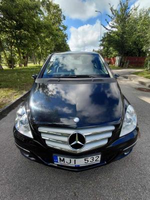 Black Mercedes-Benz B 180 2009 in Klaipeda, with an engine capacity of 1.99 L and mileage of 301 thousand km for 2450 €, photo 5 on AUTOMOTO.COM.LV