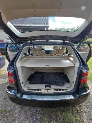 Black Mercedes-Benz B 180 2009 in Klaipeda, with an engine capacity of 1.99 L and mileage of 301 thousand km for 2450 €, photo 6 on AUTOMOTO.COM.LV