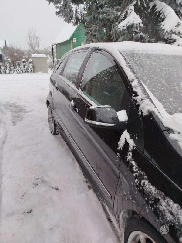 Black Mercedes-Benz B 180 2010 in Siauliai, with an engine capacity of 2.00 L and mileage of 2 thousand km for 3500 €, photo 6 on AUTOMOTO.COM.LV