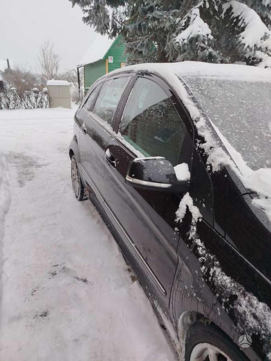 Black Mercedes-Benz B 180 2010 in Siauliai, with an engine capacity of 2.00 L and mileage of 2 thousand km for 3500 €, photo 6 on AUTOMOTO.COM.LV