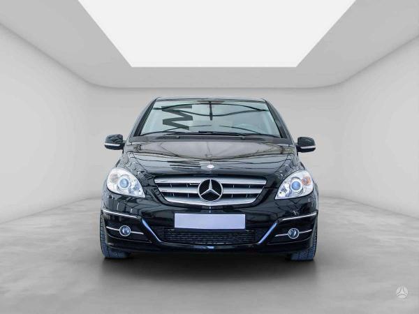 Black Mercedes-Benz B 180 2011 in Kaunas, with an engine capacity of 2.00 L and mileage of 301 thousand km for 4490 €, photo 2 on AUTOMOTO.COM.LV