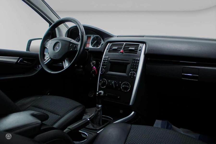 Melns Mercedes-Benz B 180 2011 Kauņa, ar dzinēja tilpumu 2.00 L un nobraukumu 301 tūkst. km par 4490 €, foto 15 vietnē AUTOMOTO.COM.LV