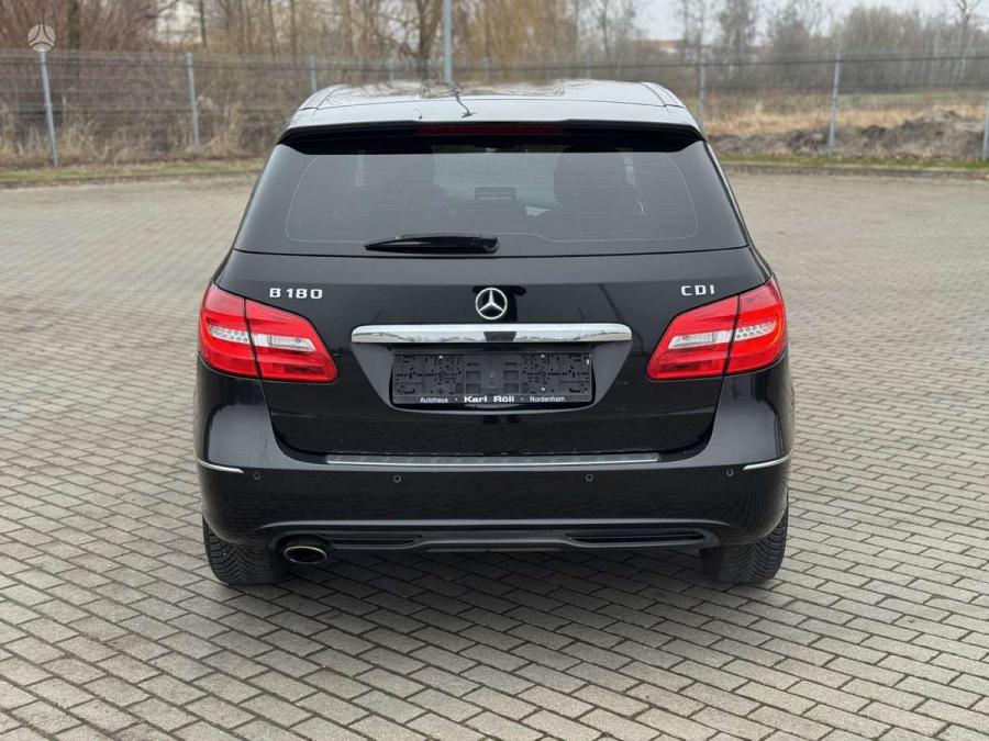 Melns Mercedes-Benz B 180 2012 Marijampole, ar dzinēja tilpumu 1.80 L un nobraukumu 234 tūkst. km par 5100 €, foto 4 vietnē AUTOMOTO.COM.LV