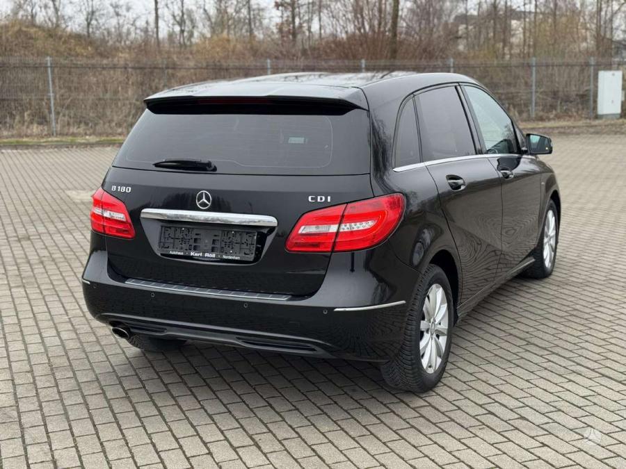 Melns Mercedes-Benz B 180 2012 Marijampole, ar dzinēja tilpumu 1.80 L un nobraukumu 234 tūkst. km par 5100 €, foto 5 vietnē AUTOMOTO.COM.LV