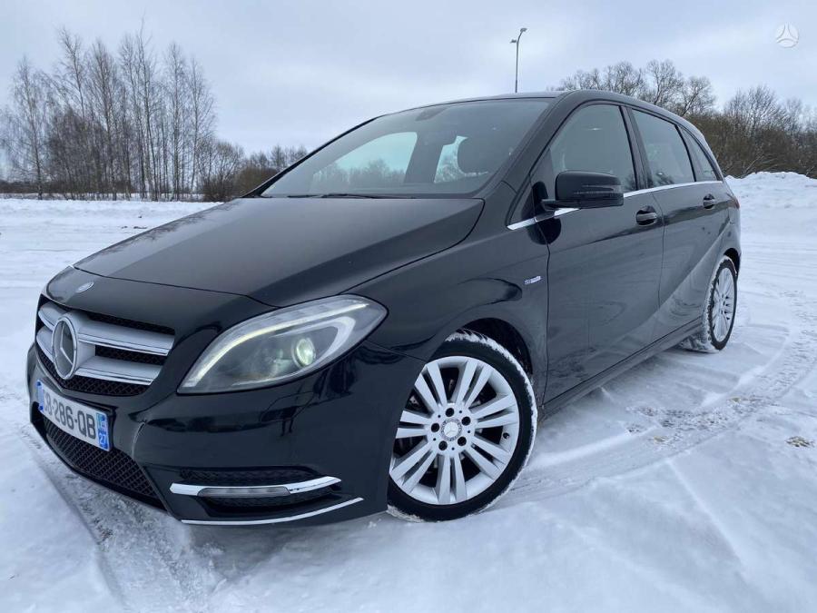 Melns Mercedes-Benz B 180 2012 Tauragė, ar dzinēja tilpumu 1.80 L un nobraukumu 179 tūkst. km par 4950 €, foto 1 vietnē AUTOMOTO.COM.LV