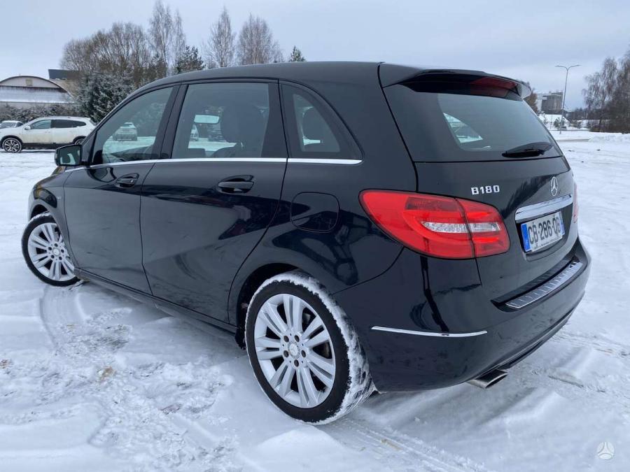 Melns Mercedes-Benz B 180 2012 Tauragė, ar dzinēja tilpumu 1.80 L un nobraukumu 179 tūkst. km par 4950 €, foto 3 vietnē AUTOMOTO.COM.LV