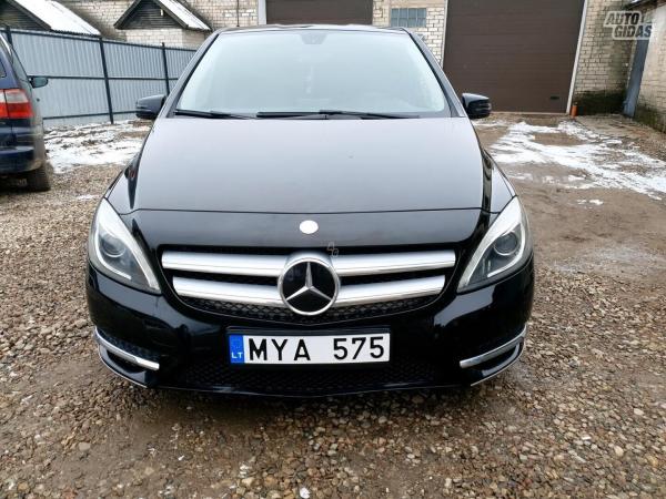 Black Mercedes-Benz B 180 2012 in Marijampole, with an engine capacity of 1.80 L and mileage of 320 thousand km for 2200 €, photo 2 on AUTOMOTO.COM.LV