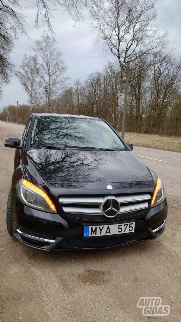 Black Mercedes-Benz B 180 2012 in Marijampole, with an engine capacity of 1.80 L and mileage of 320 thousand km for 2200 €, photo 6 on AUTOMOTO.COM.LV