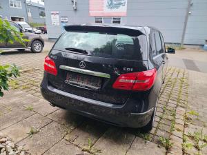 Melns Mercedes-Benz B 180 2012 Rokiškis, ar dzinēja tilpumu 1.80 L un nobraukumu 240 tūkst. km par 2200 €, foto 4 vietnē AUTOMOTO.COM.LV
