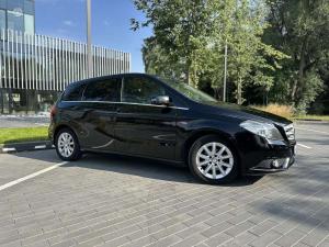 Melns Mercedes-Benz B 180 2012 Kauņa, ar dzinēja tilpumu 1.80 L un nobraukumu 266 tūkst. km par 5500 €, foto  vietnē AUTOMOTO.COM.LV