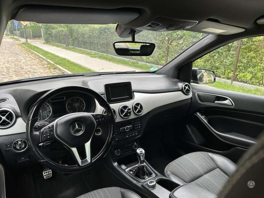 Melns Mercedes-Benz B 180 2012 Šilutė, ar dzinēja tilpumu 1.80 L un nobraukumu 292 tūkst. km par 4950 €, foto 10 vietnē AUTOMOTO.COM.LV