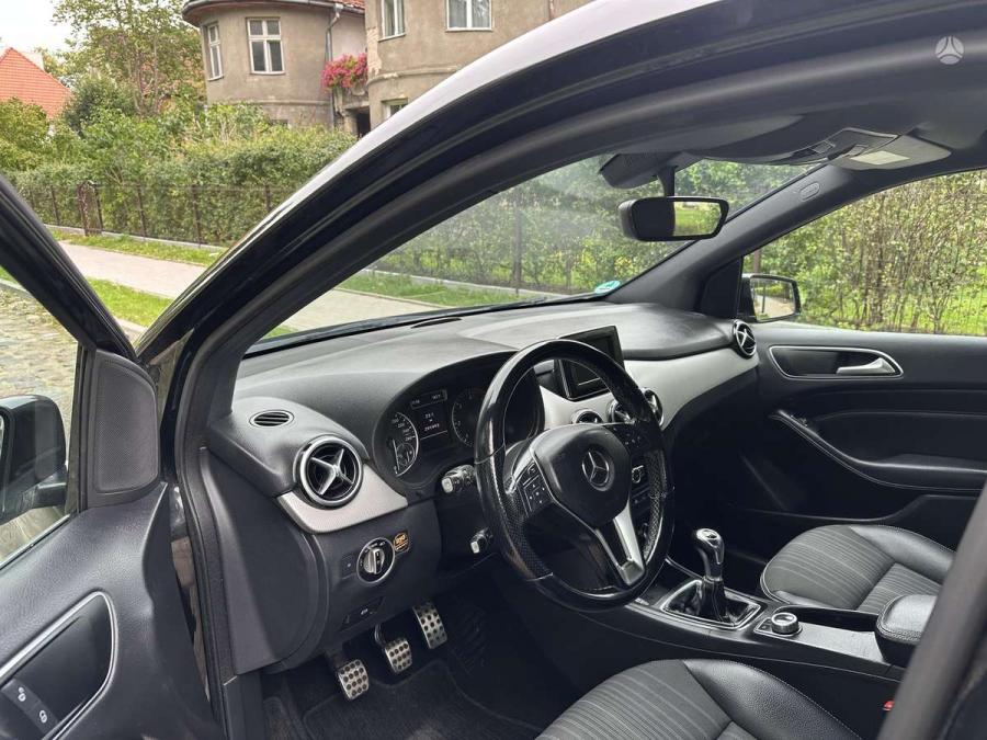 Melns Mercedes-Benz B 180 2012 Šilutė, ar dzinēja tilpumu 1.80 L un nobraukumu 292 tūkst. km par 4950 €, foto 11 vietnē AUTOMOTO.COM.LV