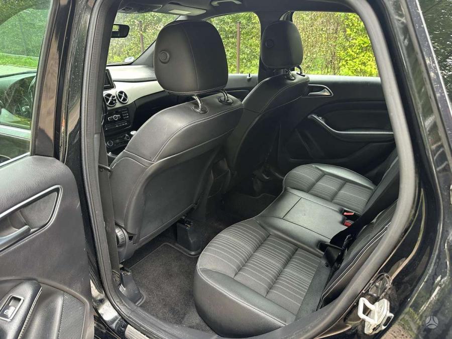 Melns Mercedes-Benz B 180 2012 Šilutė, ar dzinēja tilpumu 1.80 L un nobraukumu 292 tūkst. km par 4950 €, foto 13 vietnē AUTOMOTO.COM.LV