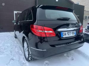 Melns Mercedes-Benz B 180 2013 Kauņa, ar dzinēja tilpumu 1.50 L un nobraukumu 270 tūkst. km par 4250 €, foto  vietnē AUTOMOTO.COM.LV